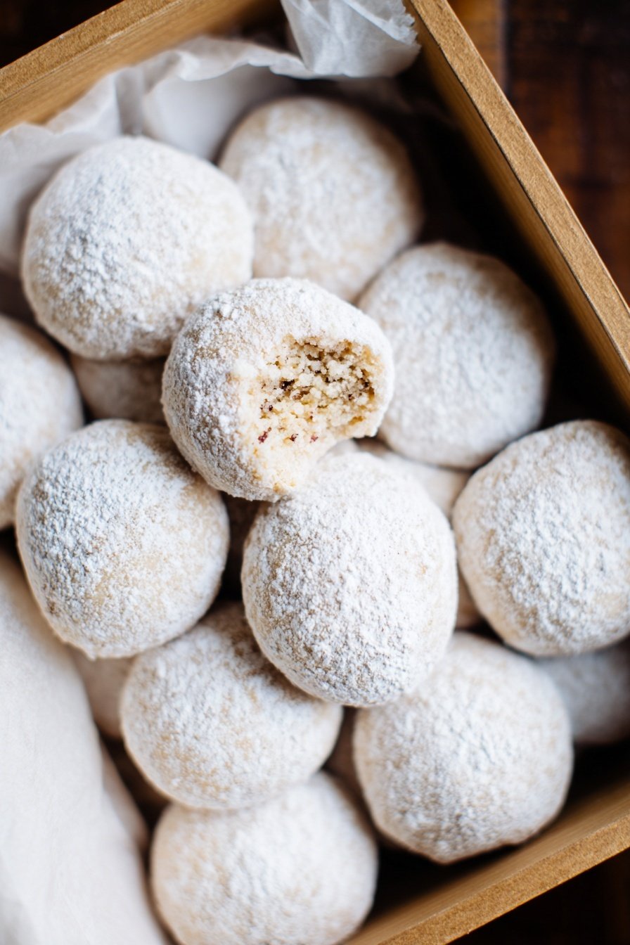 Mexican Wedding Cookies (Polvorones de Nuez) a satisfying classic ...
