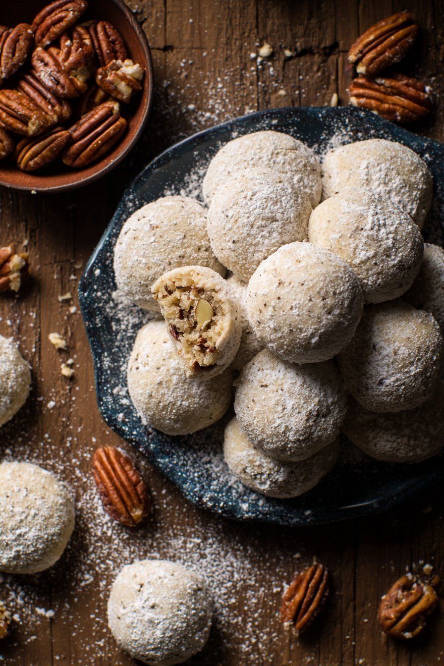 Mexican Wedding Cookies (Polvorones de Nuez) a satisfying classic ...